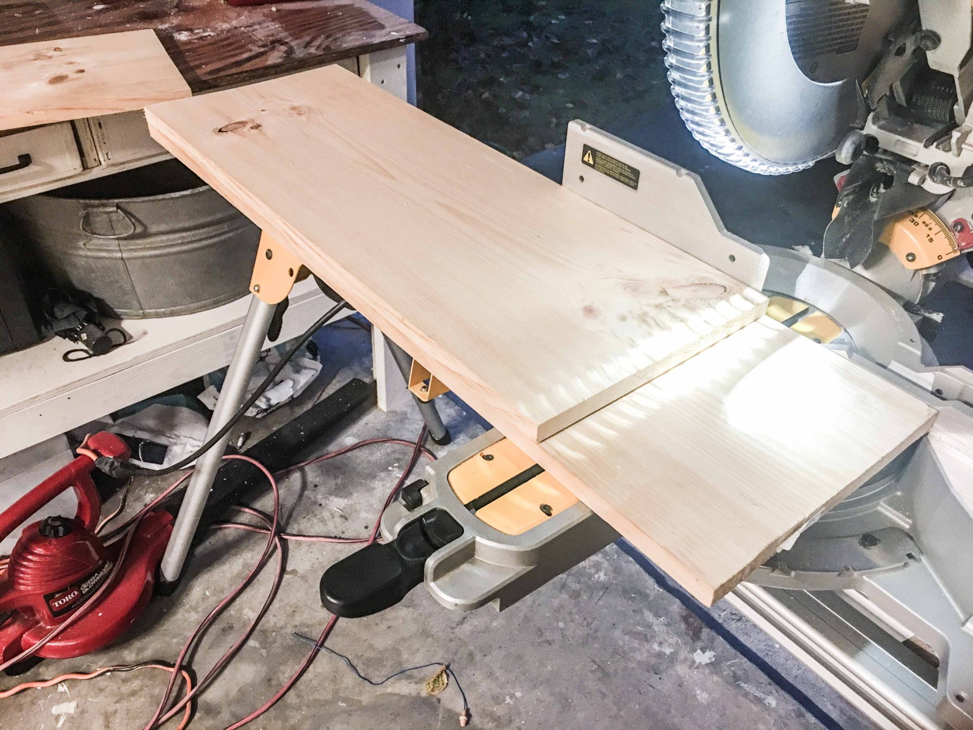 DIY Stained Wood Sign / Decor Board – Building Our Rez